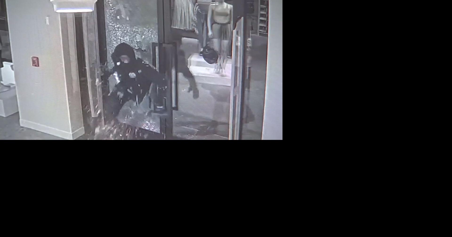 Burglars smash through front door of Lululemon store | National and ...