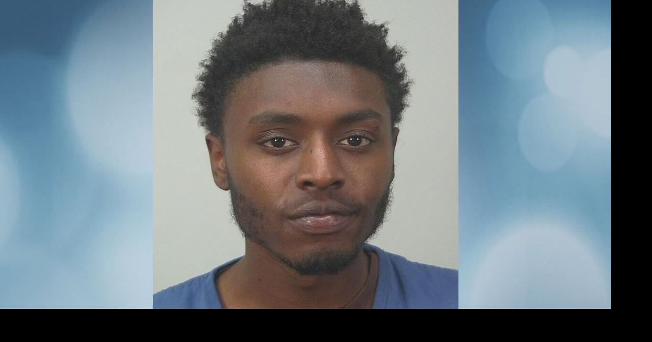 Bystanders alert nearby officer, stopping attack on 18-year-old in ...