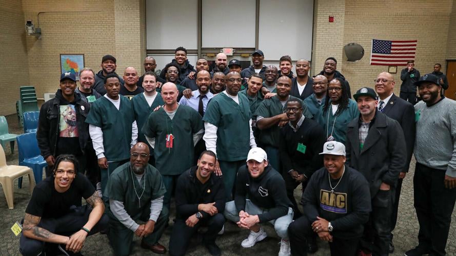 Milwaukee Bucks host basketball game at Racine Correctional Institution ...