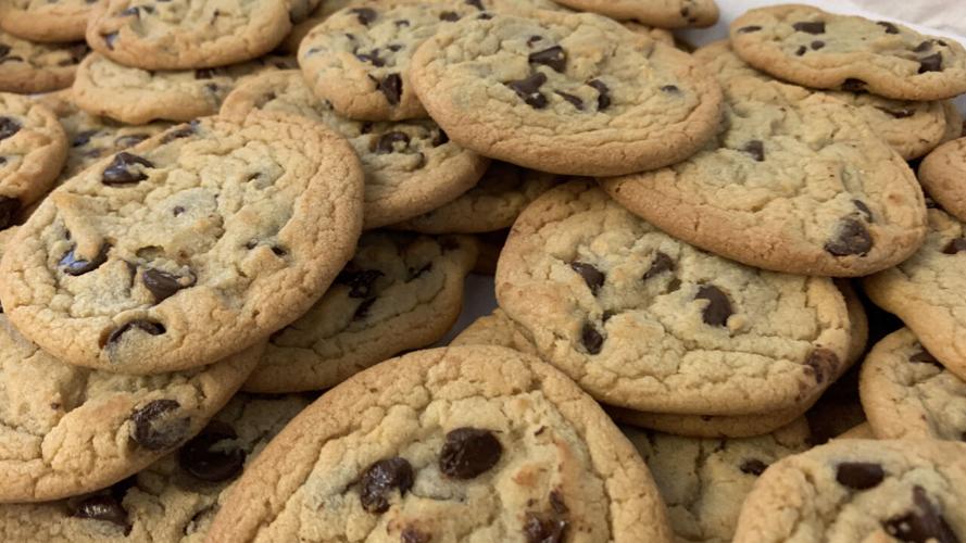 PHOTOS: Midwest Express (and its beloved cookies) return to Milwaukee ...