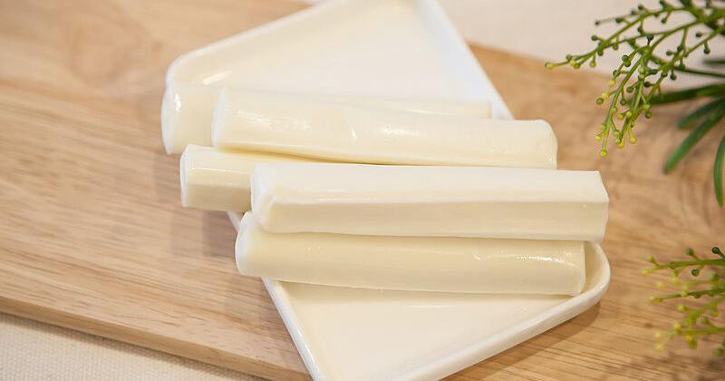 Wisconsin dairy breaks own record for longest string cheese | Local ...