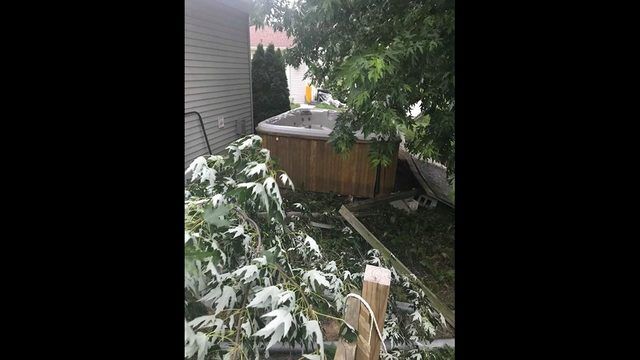 Severe weather sends power lines and trees toppling across southern ... Severe weather sends power lines and trees toppling across southern ...