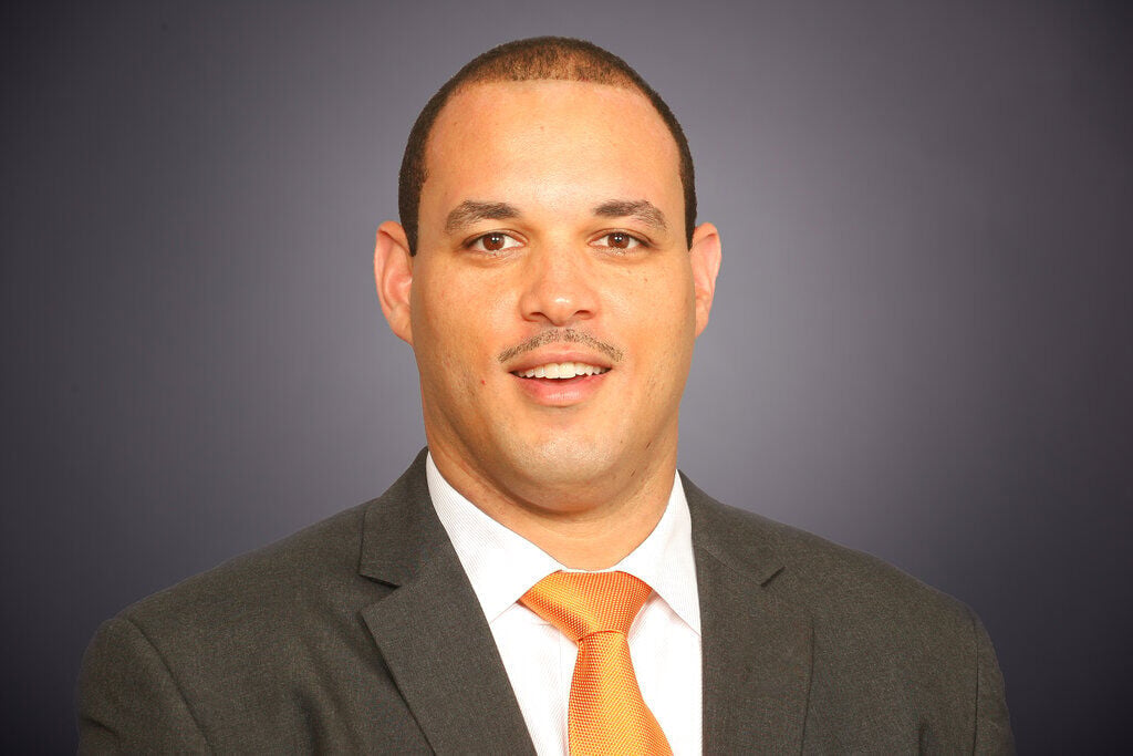Report: Wisconsin hiring longtime NFL executive as general manager ...