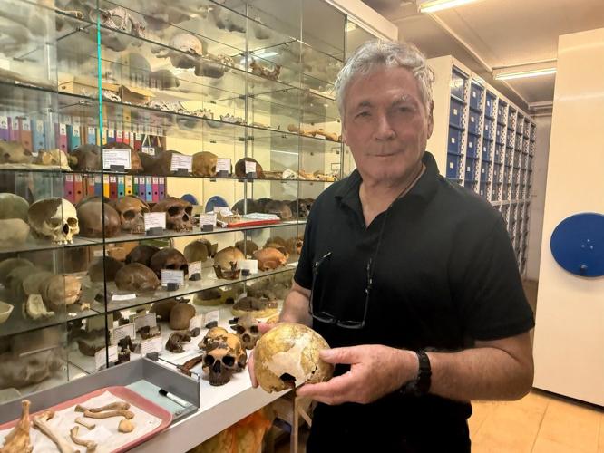 Earliest evidence of interbreeding between Neanderthals and Homo ...