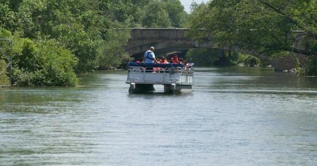 Students, police connect on pontoon boat rides | Local News ...
