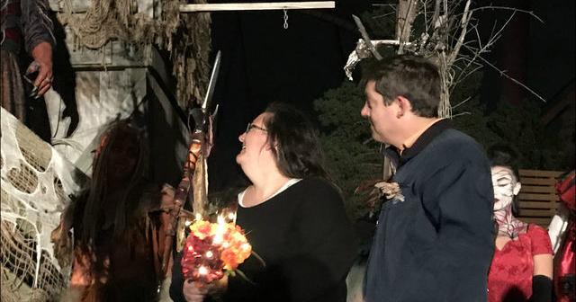 20 years after taking the plunge, 2 Wisconsin couples renew vows at ...