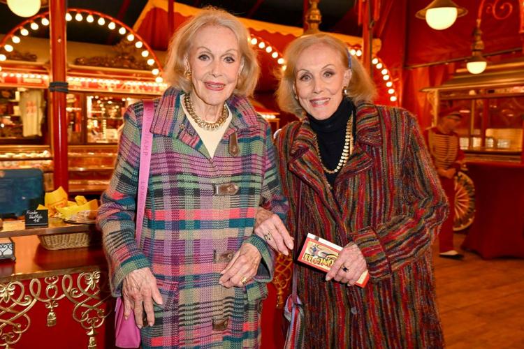 Entertainment duo the Kessler twins die by assisted suicide, aged 89 ...
