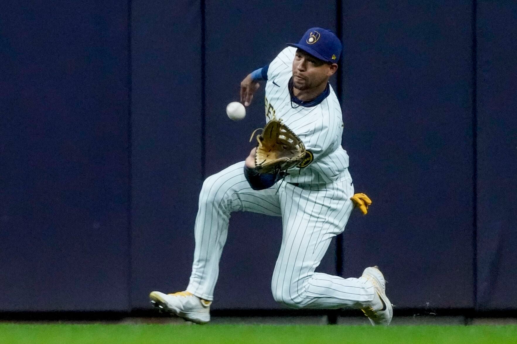 Turang, Perkins, Frelick named Gold Glove finalists | Top Stories ...