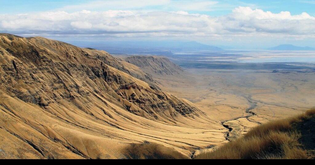 Big crack is evidence that East Africa could be splitting in two ...