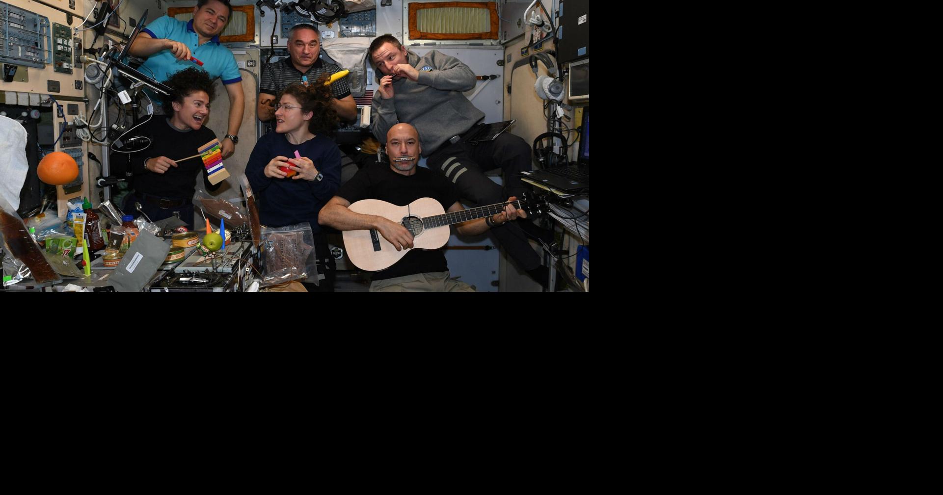 This is how astronauts celebrate Christmas and other holidays in space ...