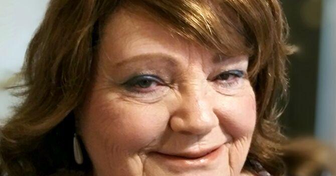 Lora Oliver | Obituaries | charkoosta.com