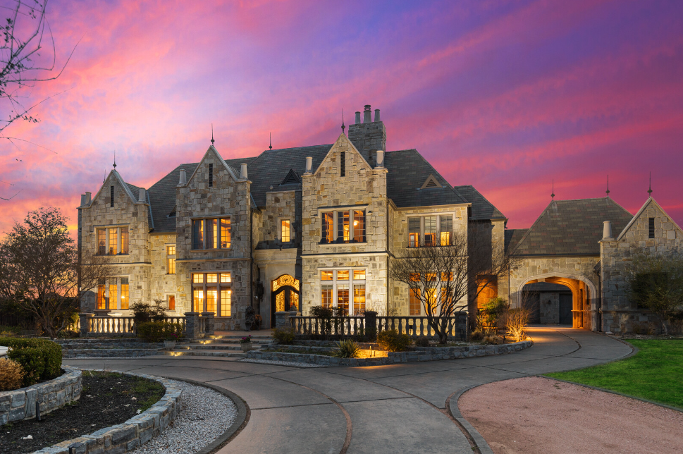 You have to check this out! Famous ‘castle house’ in Frisco goes on the ...