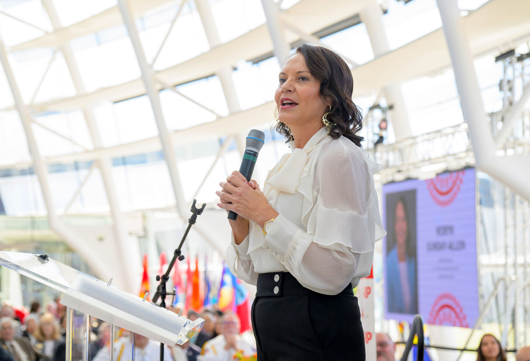 Oklahoma City Indian Clinic CEO Robyn Sunday-Allen receives leadership ...