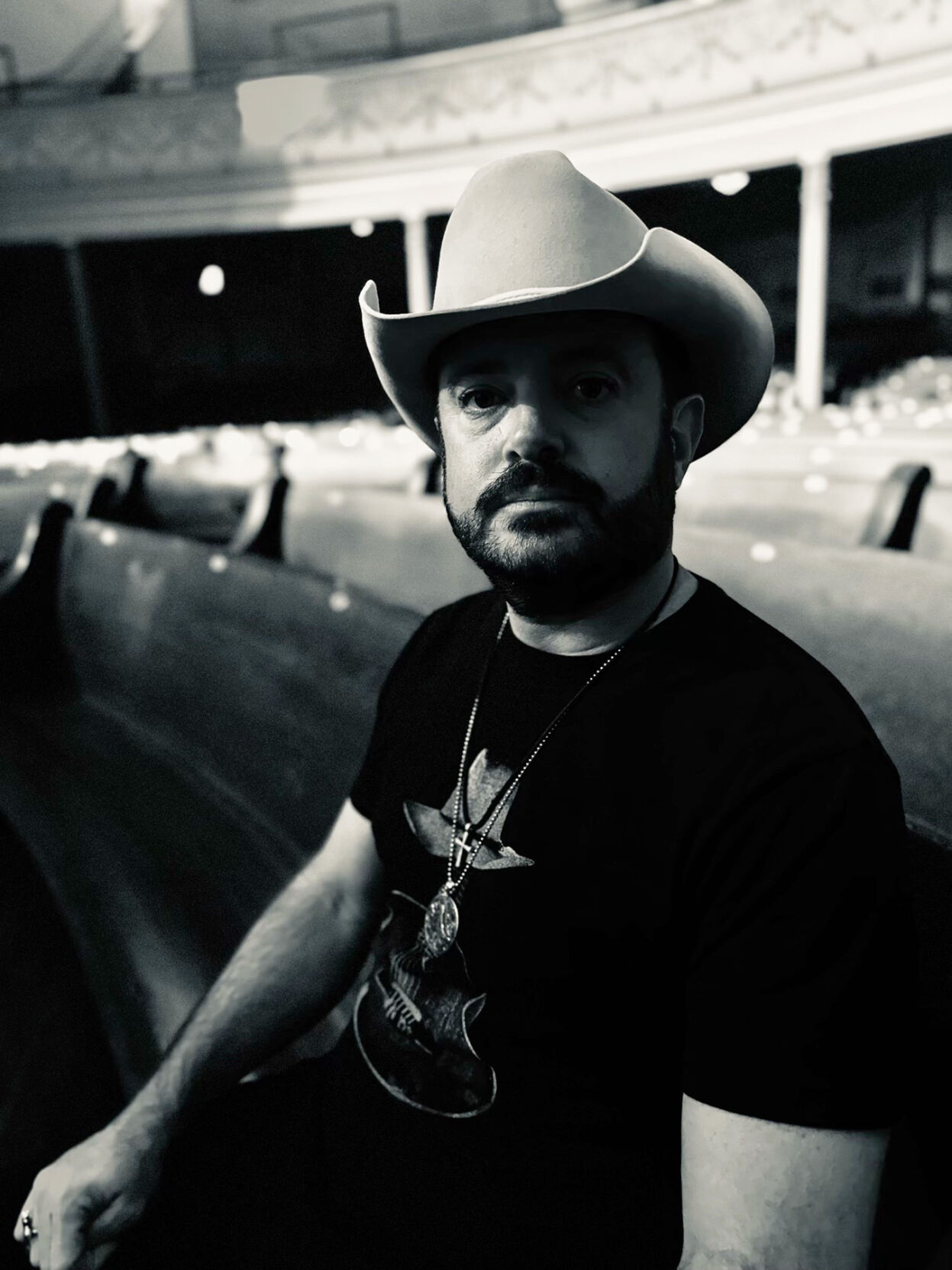 Hard Rock Tulsa welcomes Texas Red Dirt singer-songwriter Wade Bowen ...