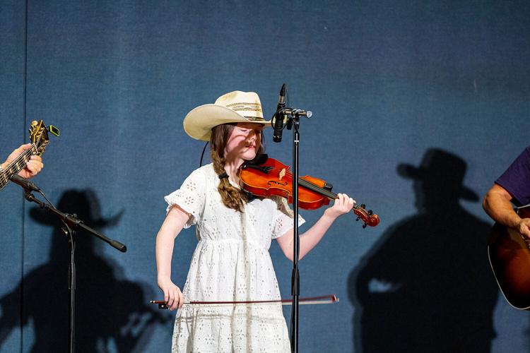CN hosts annual fiddlers contest during holiday | Entertainment ...