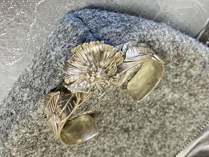 Cherokee artist is learning more about her Cherokee heritage | People ...