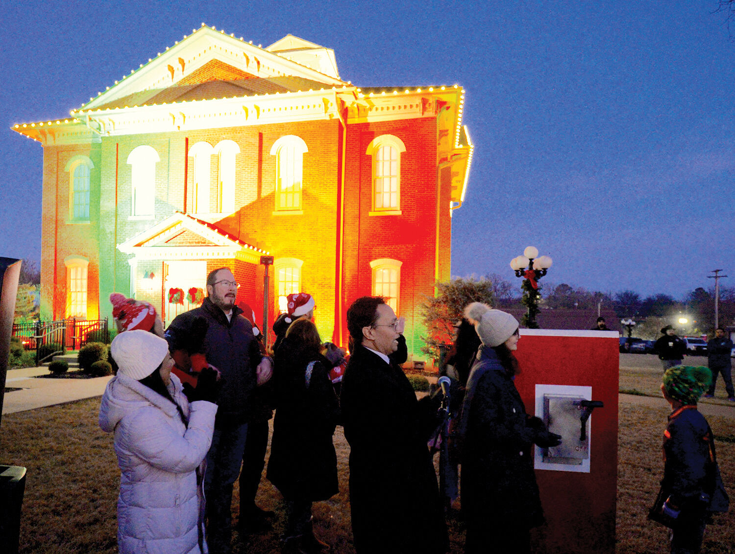 Cherokee Nation ushers in holiday season | News | cherokeephoenix.org