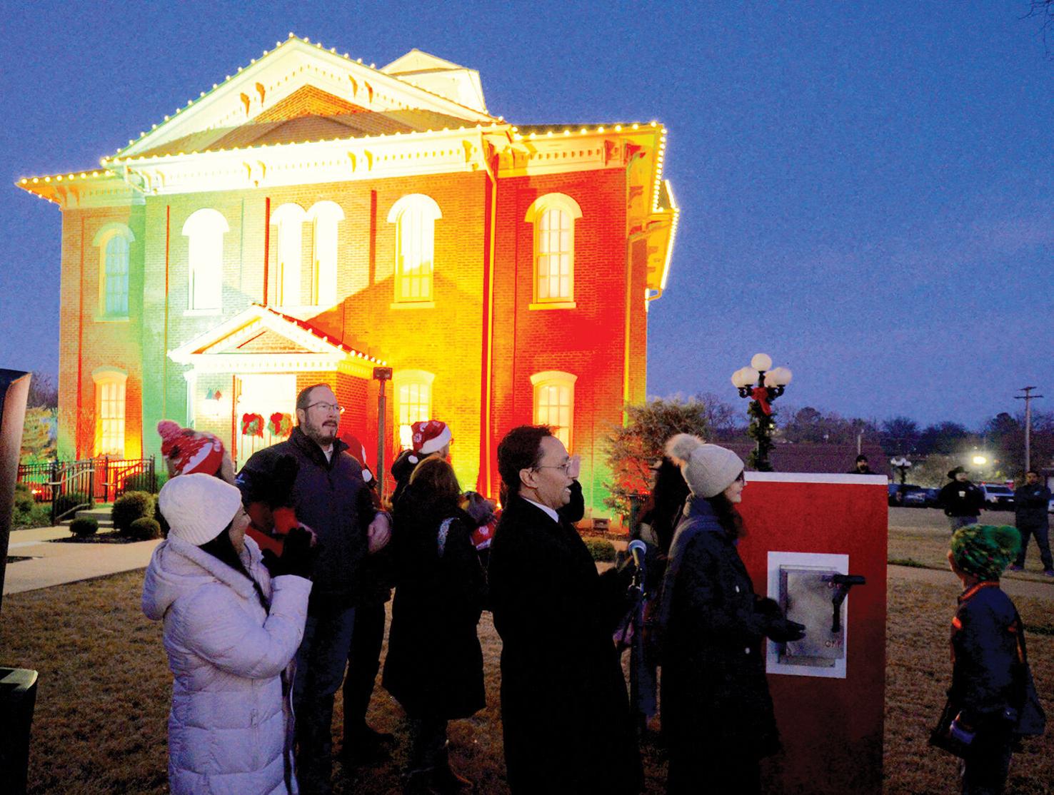 Cherokee Nation ushers in holiday season | News | cherokeephoenix.org