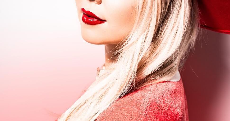 Country singer and songwriter RaeLynn to perform at Cherokee Casino ...