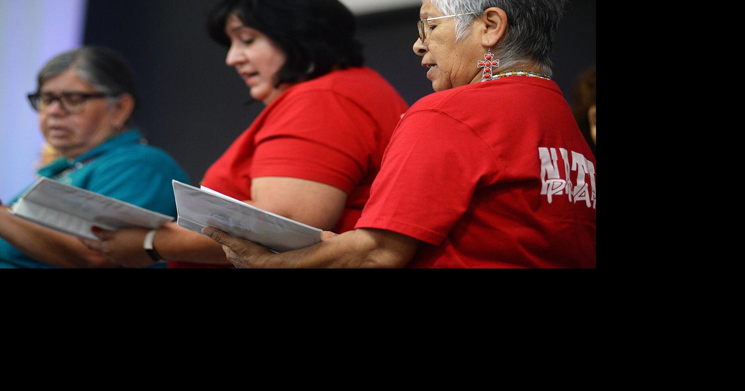 Singers celebrate in Cherokee language | Culture | cherokeephoenix.org