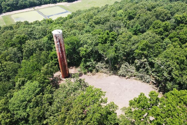 Old Kenwood water tower removed from hillside | News | cherokeephoenix.org