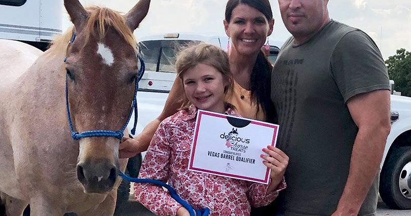 Kinsey competes in KK Run for Vegas/Junior World Finals barrel racing ...