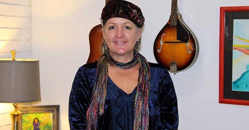 Dena's Art Den provides art lessons to public | Money | cherokeephoenix.org