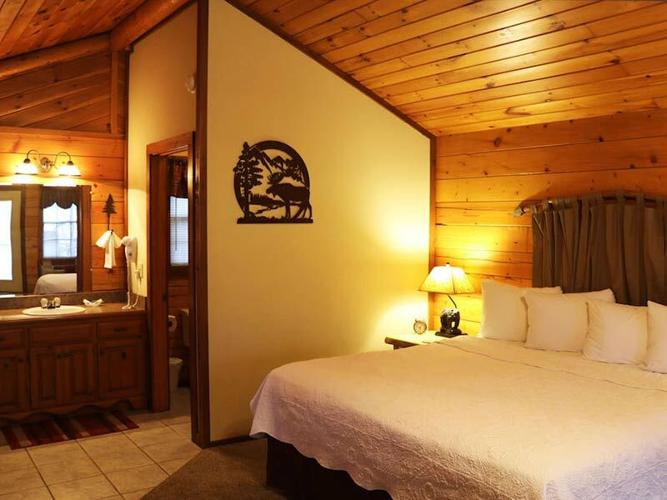 Pine Lodge Resort invites guests to enjoy Grand Lake | Money ...