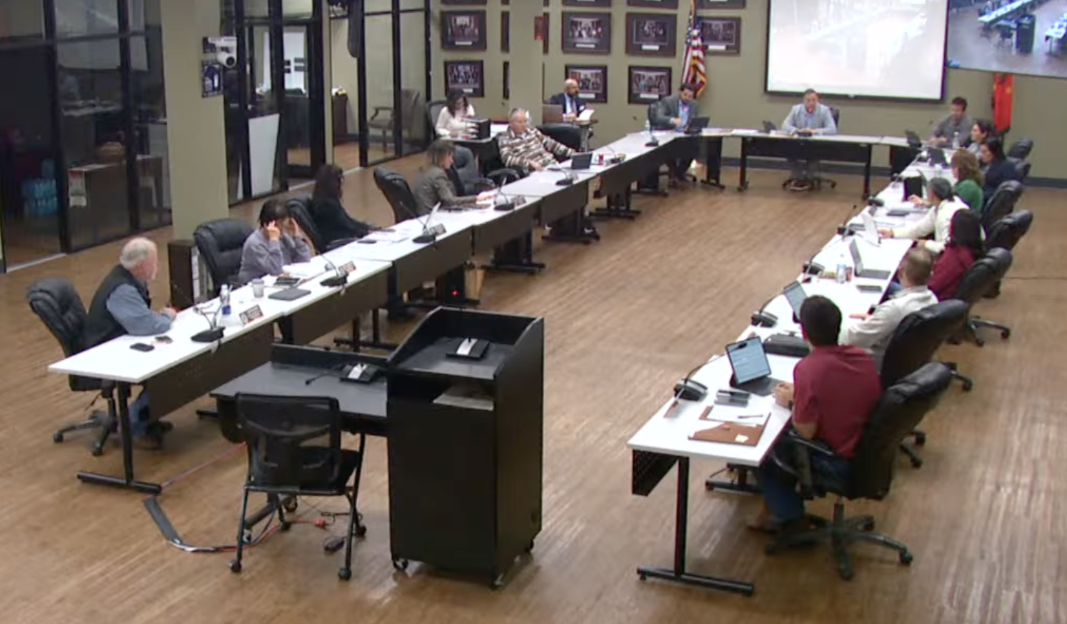 E&F committee approves political contributions | News | cherokeephoenix.org