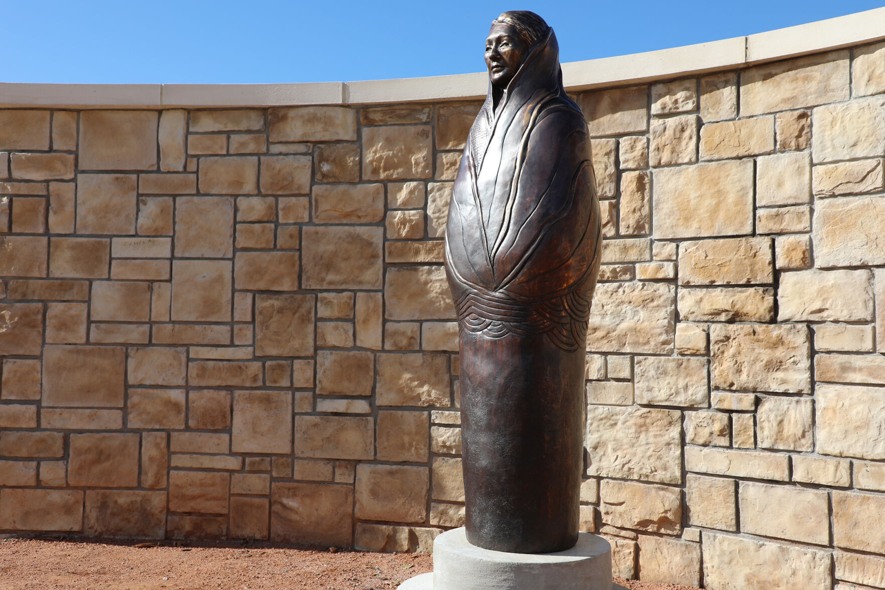 Statue made by Cherokee National Treasure unveiled at Cherokee Cultural ...