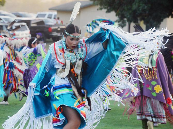 Dancers reunite for holiday powwow | Culture | cherokeephoenix.org