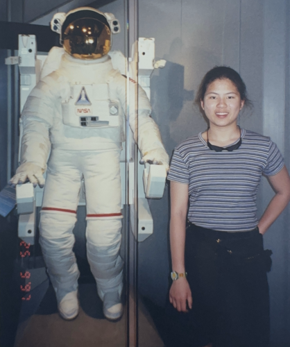 Elaine Hyde, Space Fanatic and Future Spacefarer | | chicagostarmedia.com