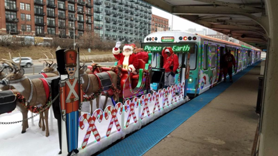 Ride Santa’s CTA Holiday Train and Bus | Events | chicagostarmedia.com