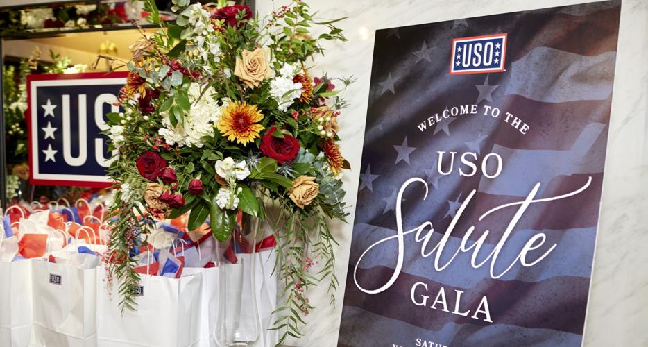 USO Salute Gala connects troops to family, home, country. | Candid ...