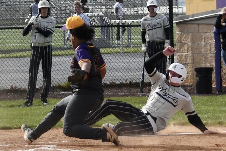 Strong pitching pushes M-G over Giants | Sports | chronicle-tribune.com