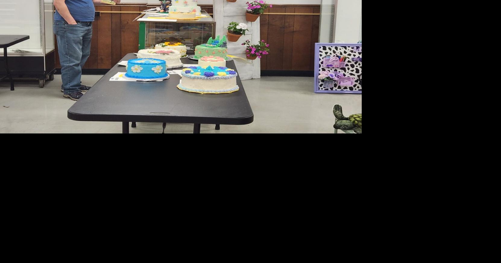 Check-ins, judging and cakes ... Oh my! | News | chronicle-tribune.com