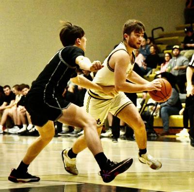 Argylls take down Panthers, 46-41 | Sports | chronicle-tribune.com