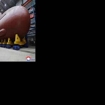 North Korea's Kim visits nuclear subs as Putin hails 'invincible' bond ...