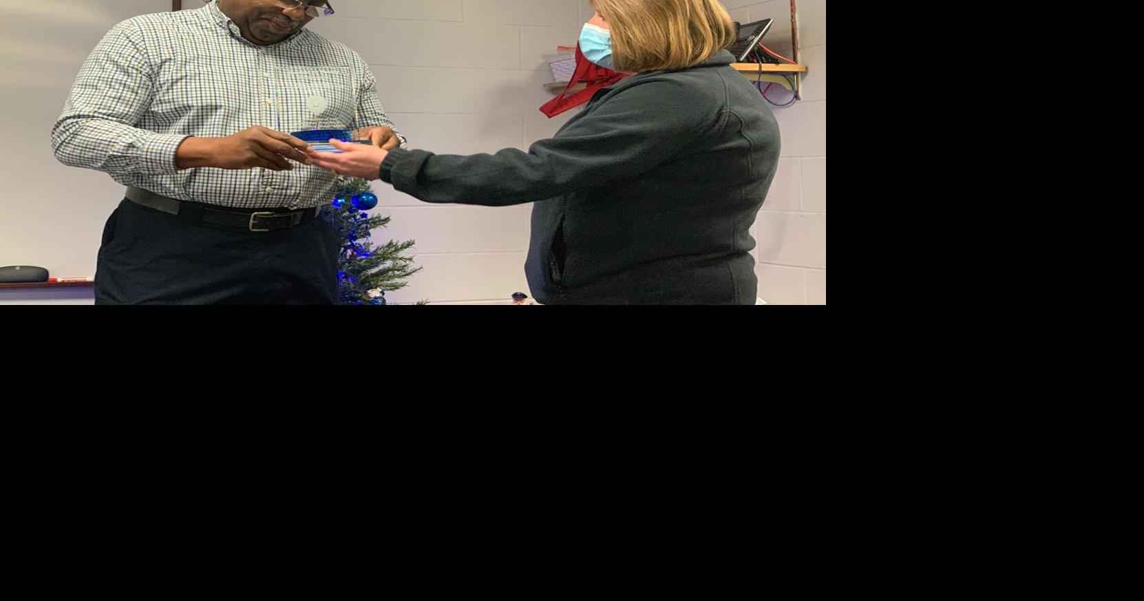 Deputy Chief retires from MPD after 35 years | News | chronicle-tribune.com