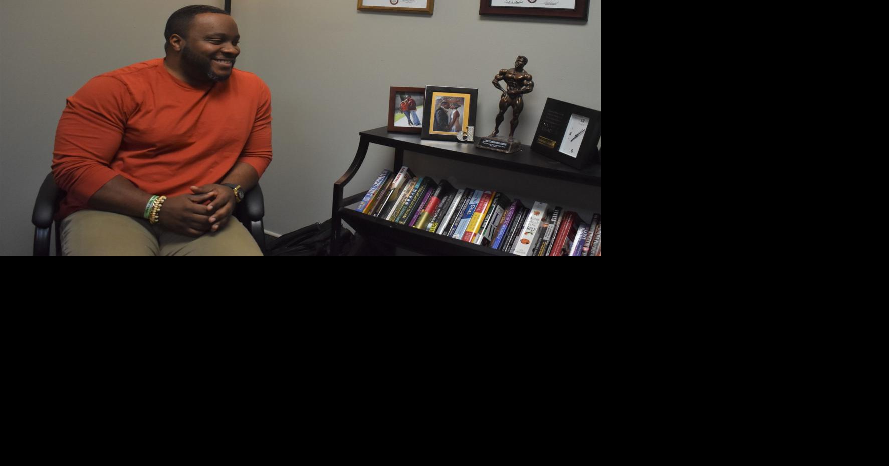 Insurance agent Davis seeks to encourage others to pursue excellence ...