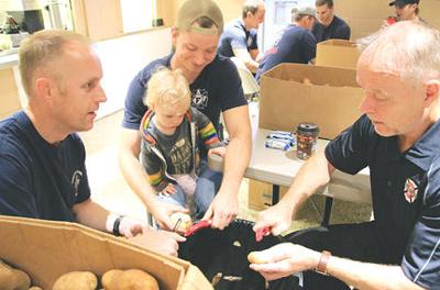 Firefighters report for kitchen duty | Local News | chroniclejournal.com