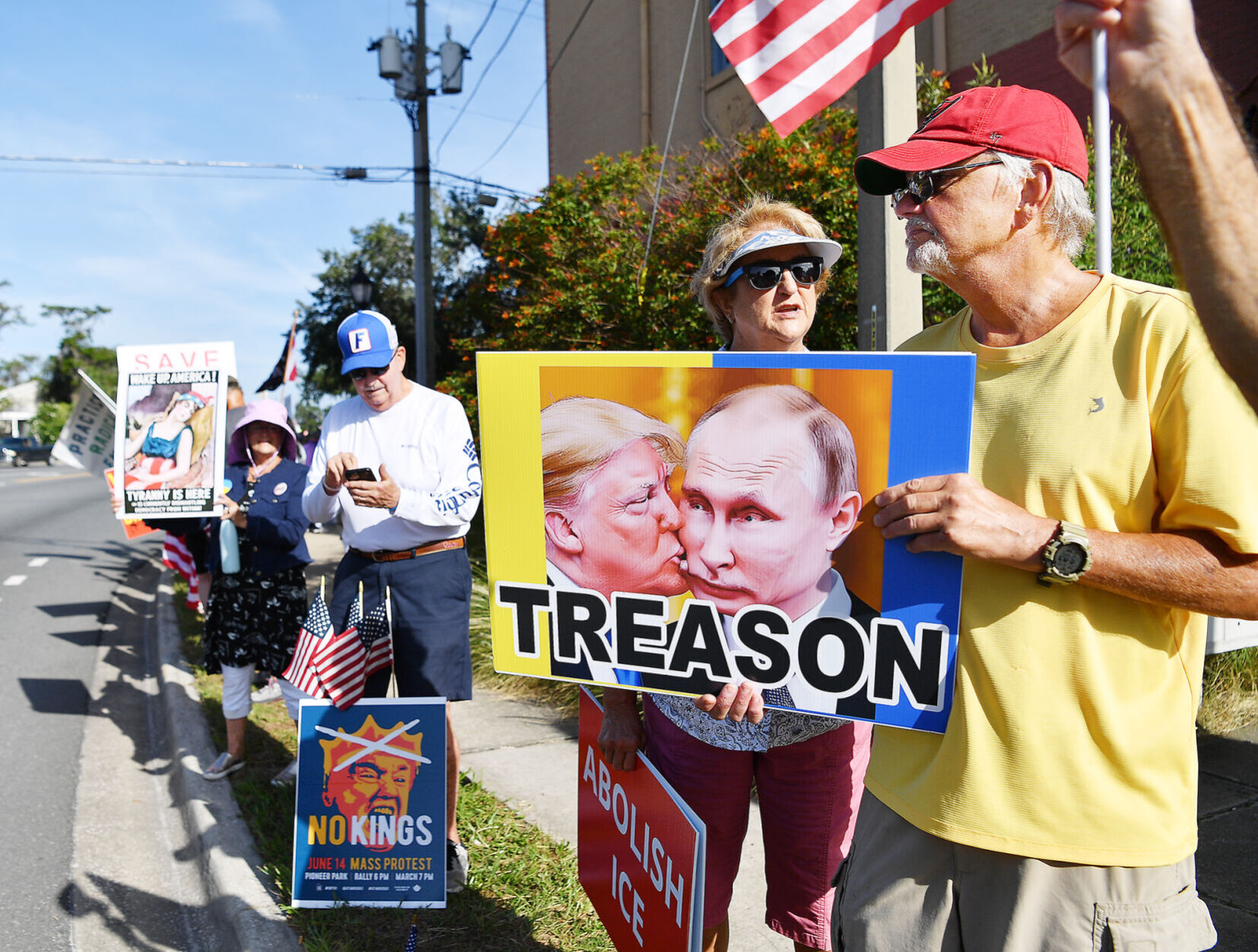 800 protest at Citrus 'No Kings' event | Local News | chronicleonline.com