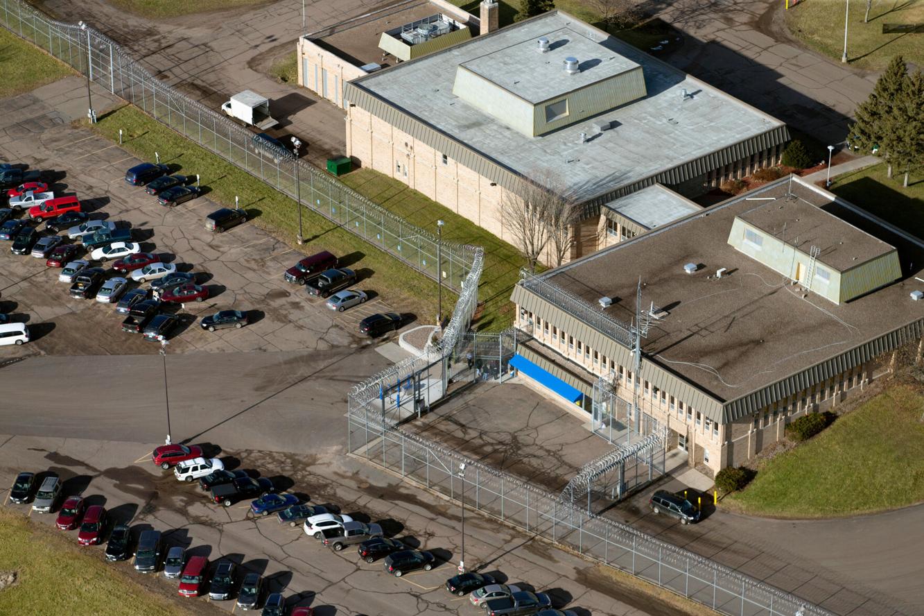 Wisconsin teen who killed prison guard in fistfight pleads guilty but ...