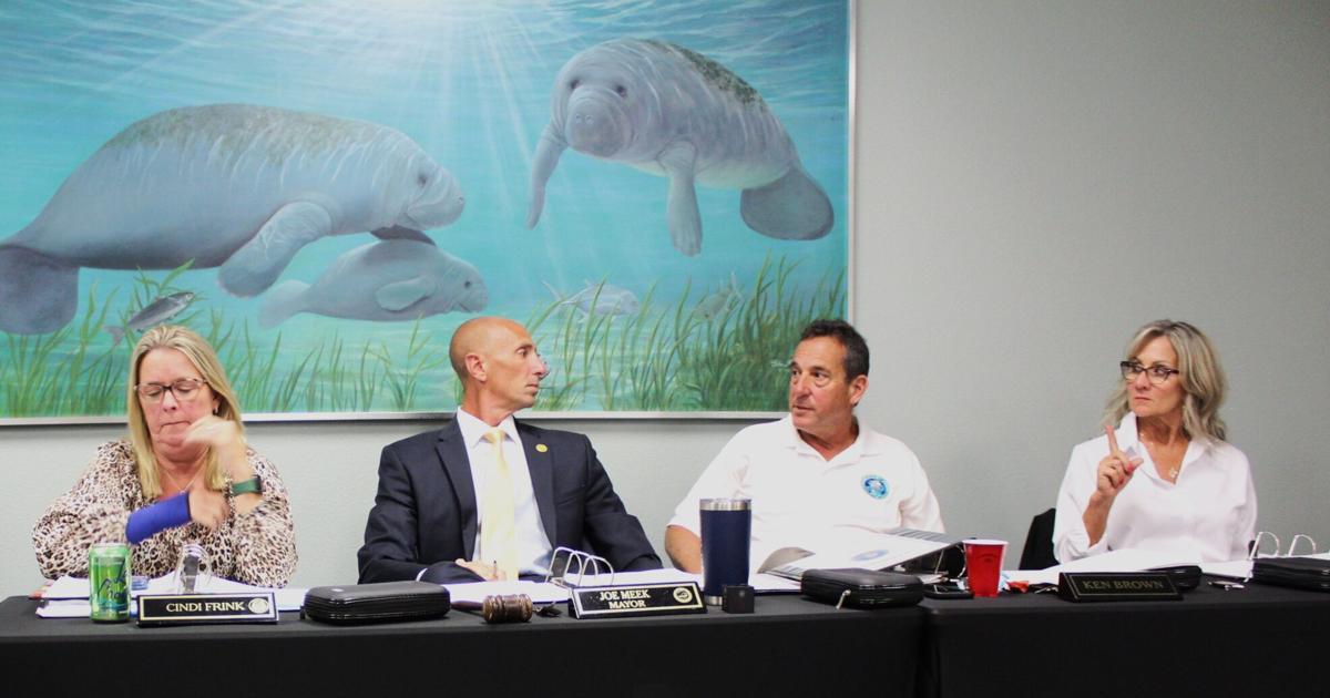 Activities on the waterways; Crystal River deliberates ideas ... Activities on the waterways; Crystal River deliberates ideas ...