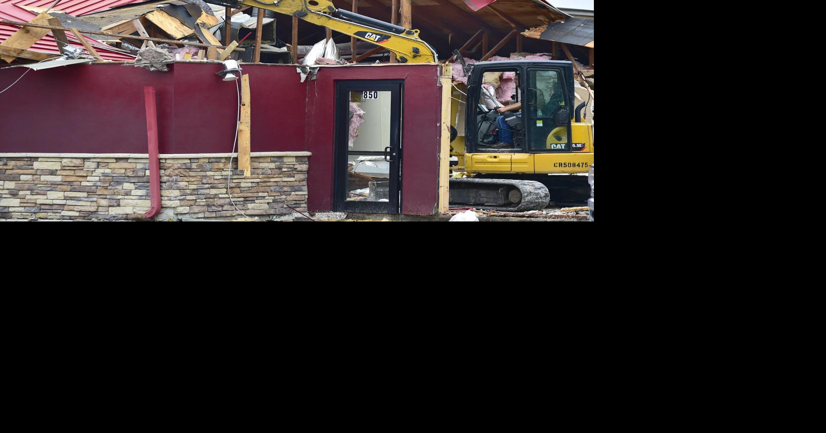 CR Pizza Hut demolished | Local News | chronicleonline.com
