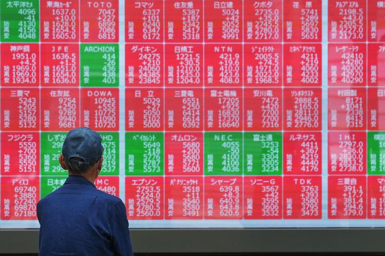 US stock market hangs near records and crude oil prices ease | National ...