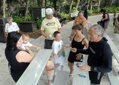 Hanna gets up close and personal with manatees | News | chronicleonline.com