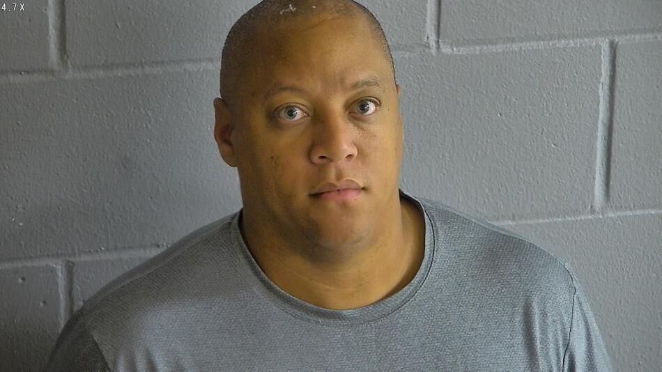 Aaron Larkin's Instagram, Twitter & Facebook on IDCrawl