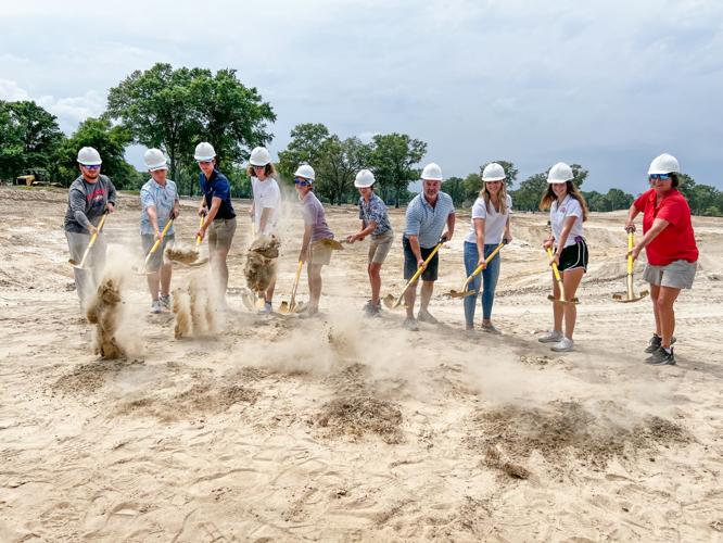 Groundbreaking ceremony marks the birth of a new golf course | Local ...