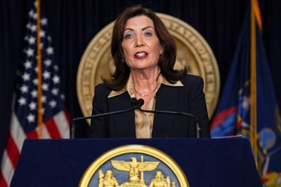 After protests outside synagogues, New York makes it a crime to block ...